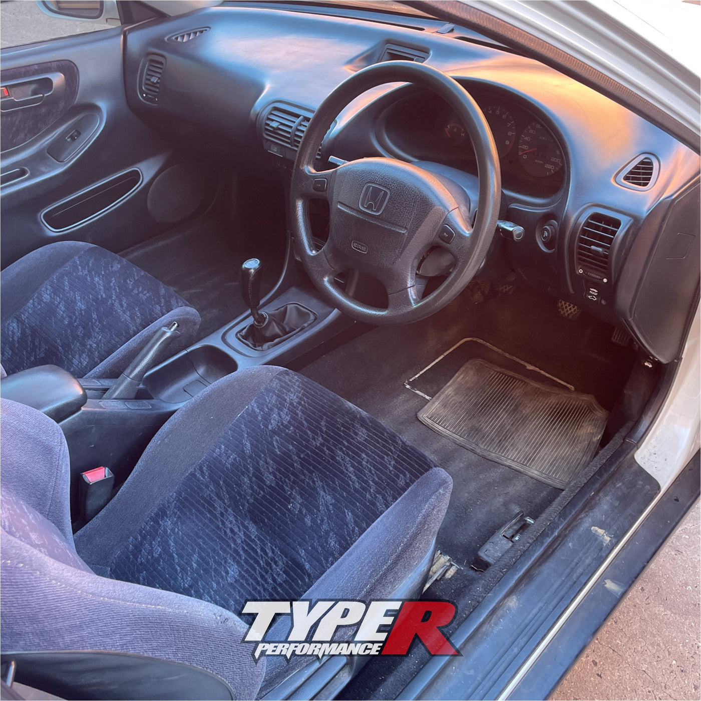 Wrecking 1995 Honda Integra DC2 VTi-R Manual — Type R Performance