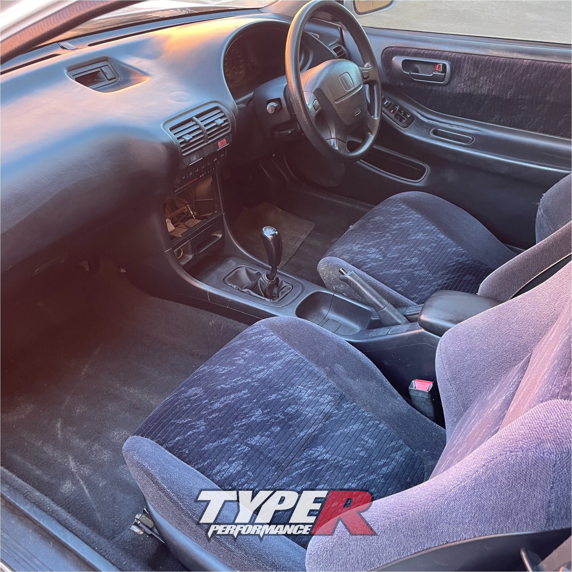Wrecking 1995 Honda Integra DC2 VTi-R Manual — Type R Performance